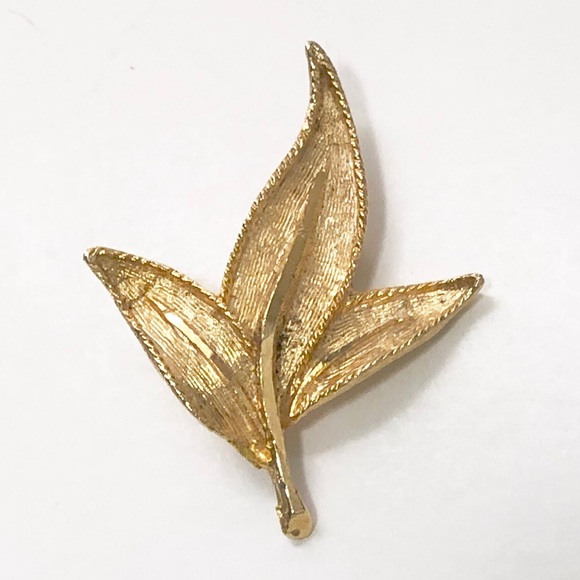 Jewelry | Gold Tone Leaf Brooch Pin | Poshmark